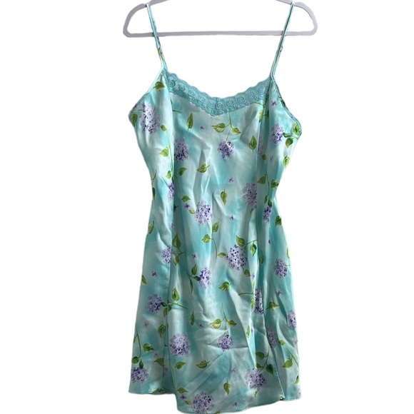 Private Luxuries | Dresses | Vintage Private Luxuries Floral Lace Trip ...